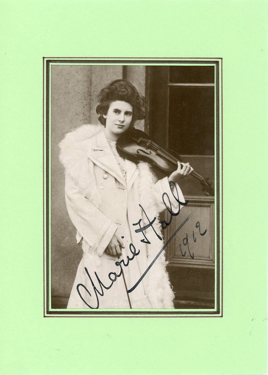 Hall, Marie. (1884 - 1956) Signed Photograph – Schubertiade Music and Arts