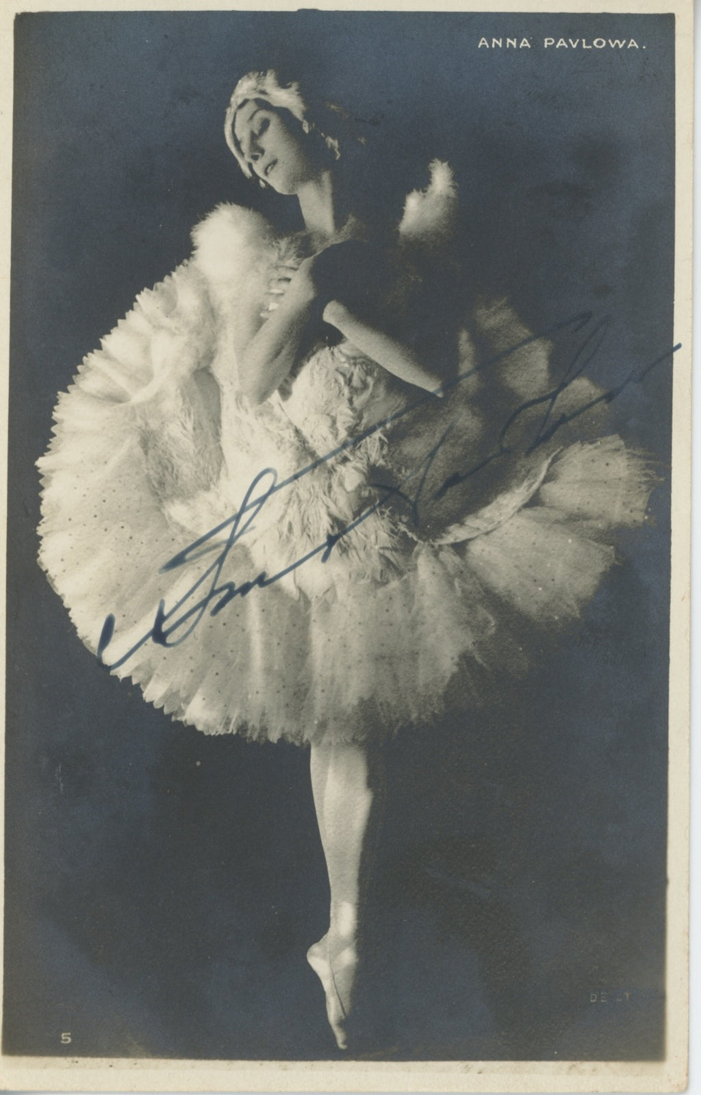 Pavlova, Anna. (1881-1931) The Swann [Le Cygne] - Signed Strelecki Pho ...